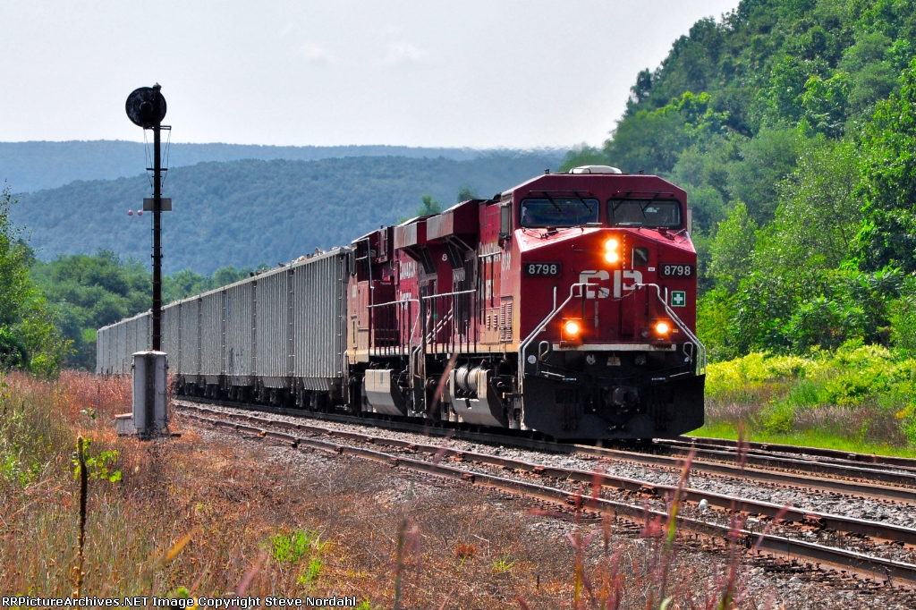 Rare Daylight Run!!! CP-39Z/257 W/Crazy 8 in consist!! at Packerton Yard, Parkerton, Pa.